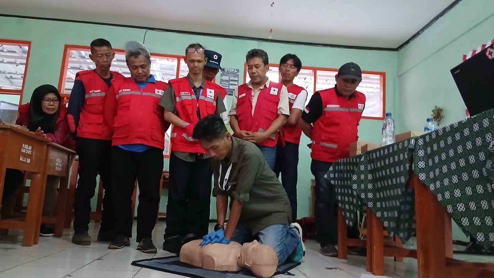 SIBAT PMI Kecamatan Cikole Dibekali Pelatihan Pertolongan Pertama – PMI ...